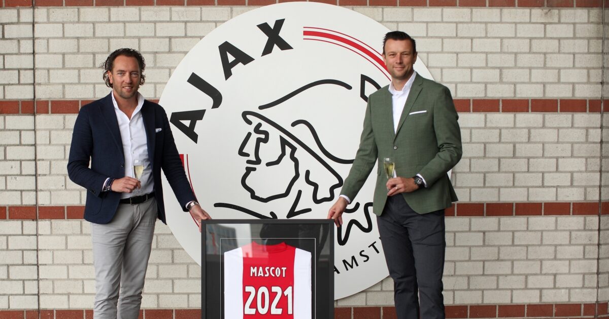 Ajax verlengt en verbetert samenwerking met MASCOT WORKWEAR en ...
