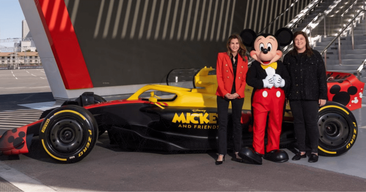Disney en Formula 1 bundelen krachten: Mickey & Friends racen mee vanaf ...