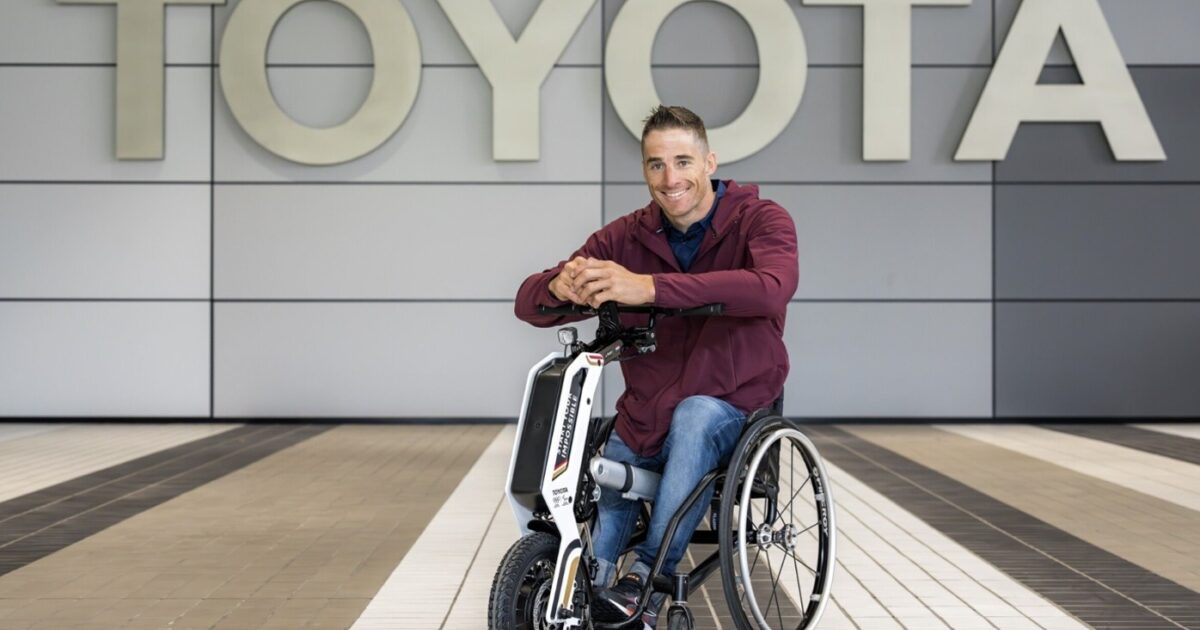 Toyota Nederland overhandigt eerste Yosh-e aan paralympisch kampioen ...